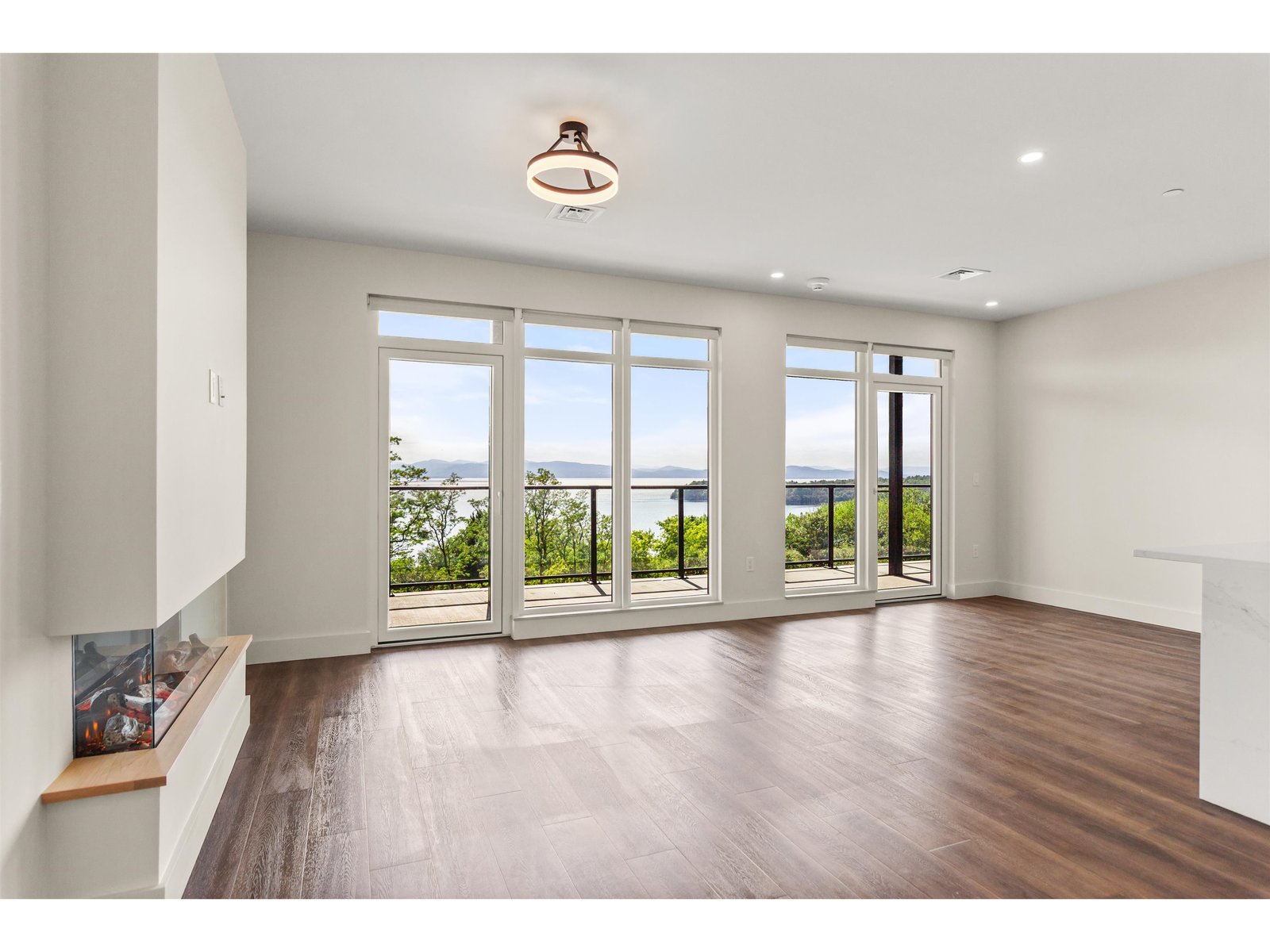 125 Cambrian Way, Unit 607 Burlington, Vermont - For Sale