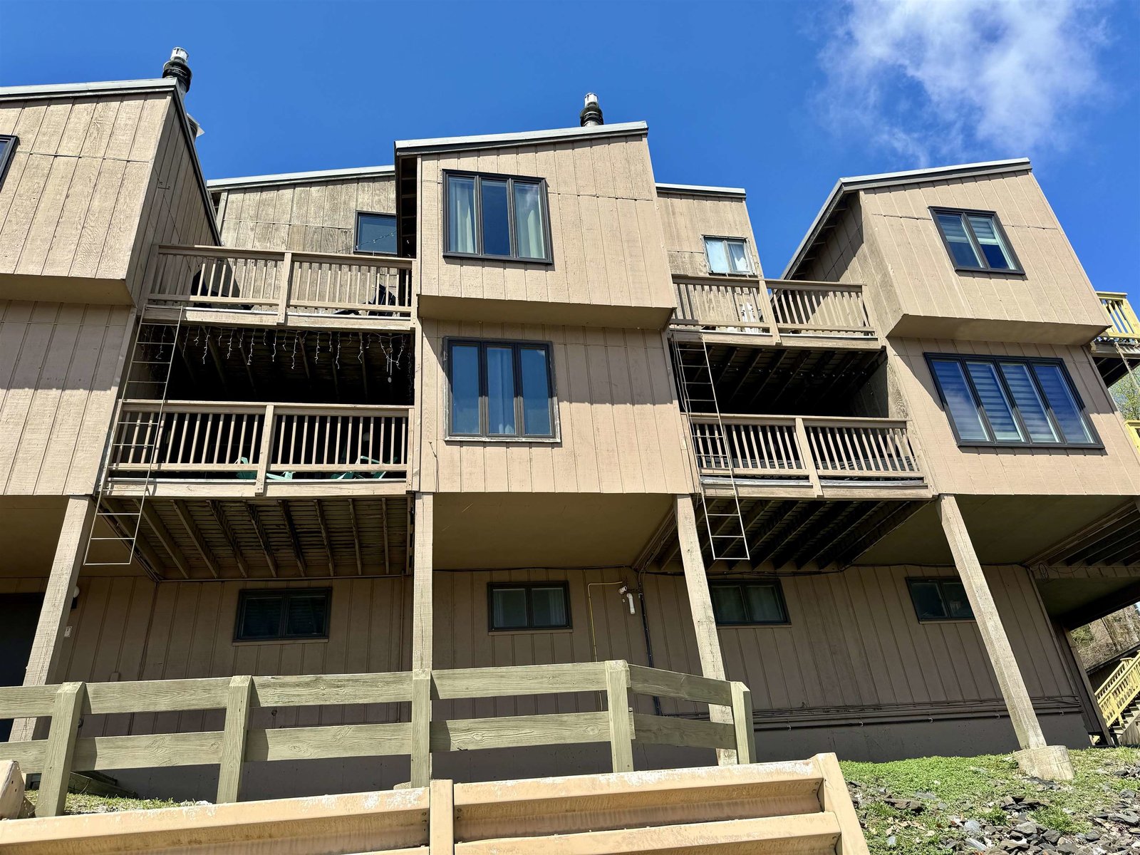 67 North Lynx Warren, Vermont - Sold in 2024