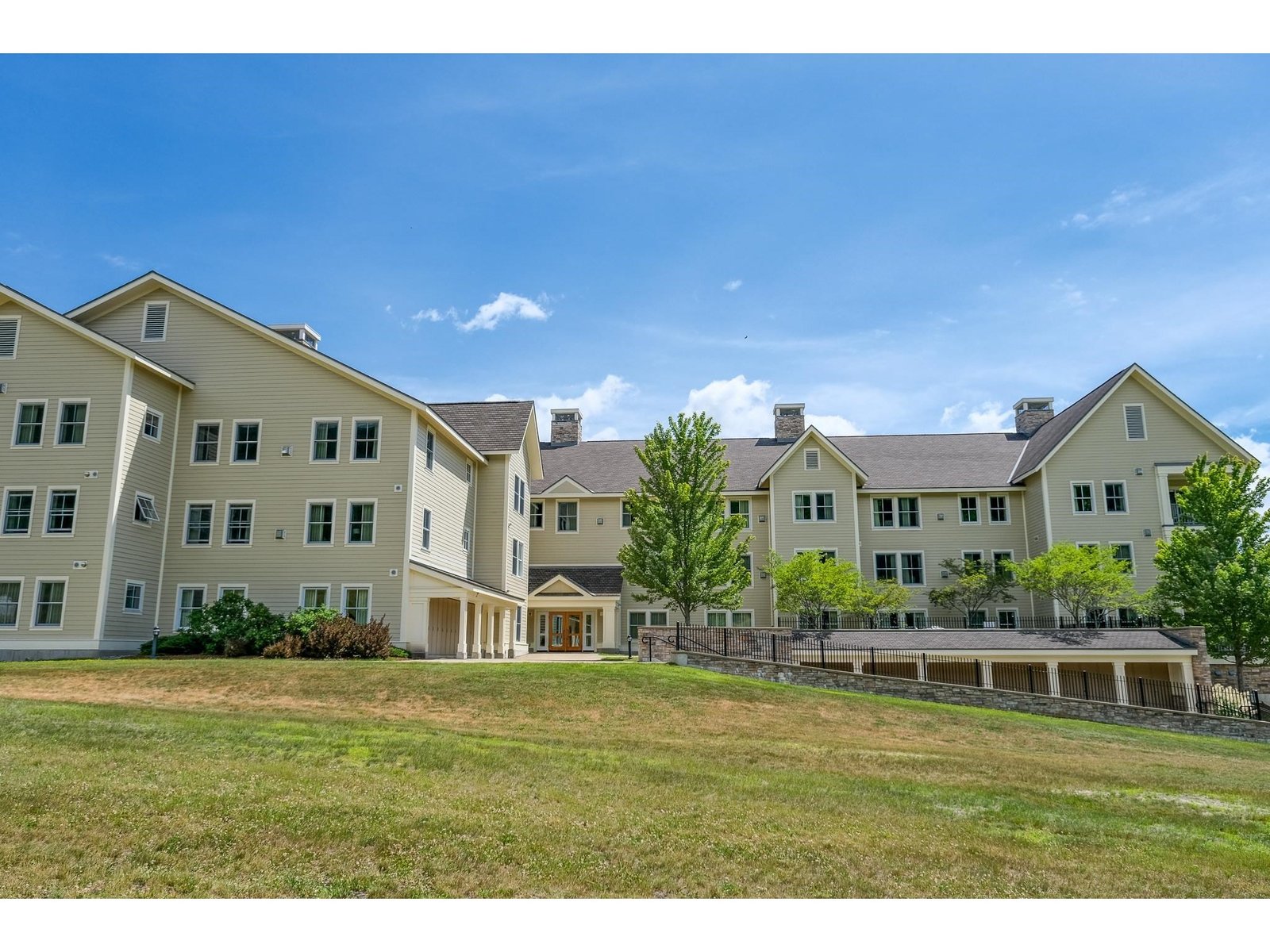 610/612 QI Jackson Gore Adams House, Unit 610/612 QI Ludlow, Vermont ...