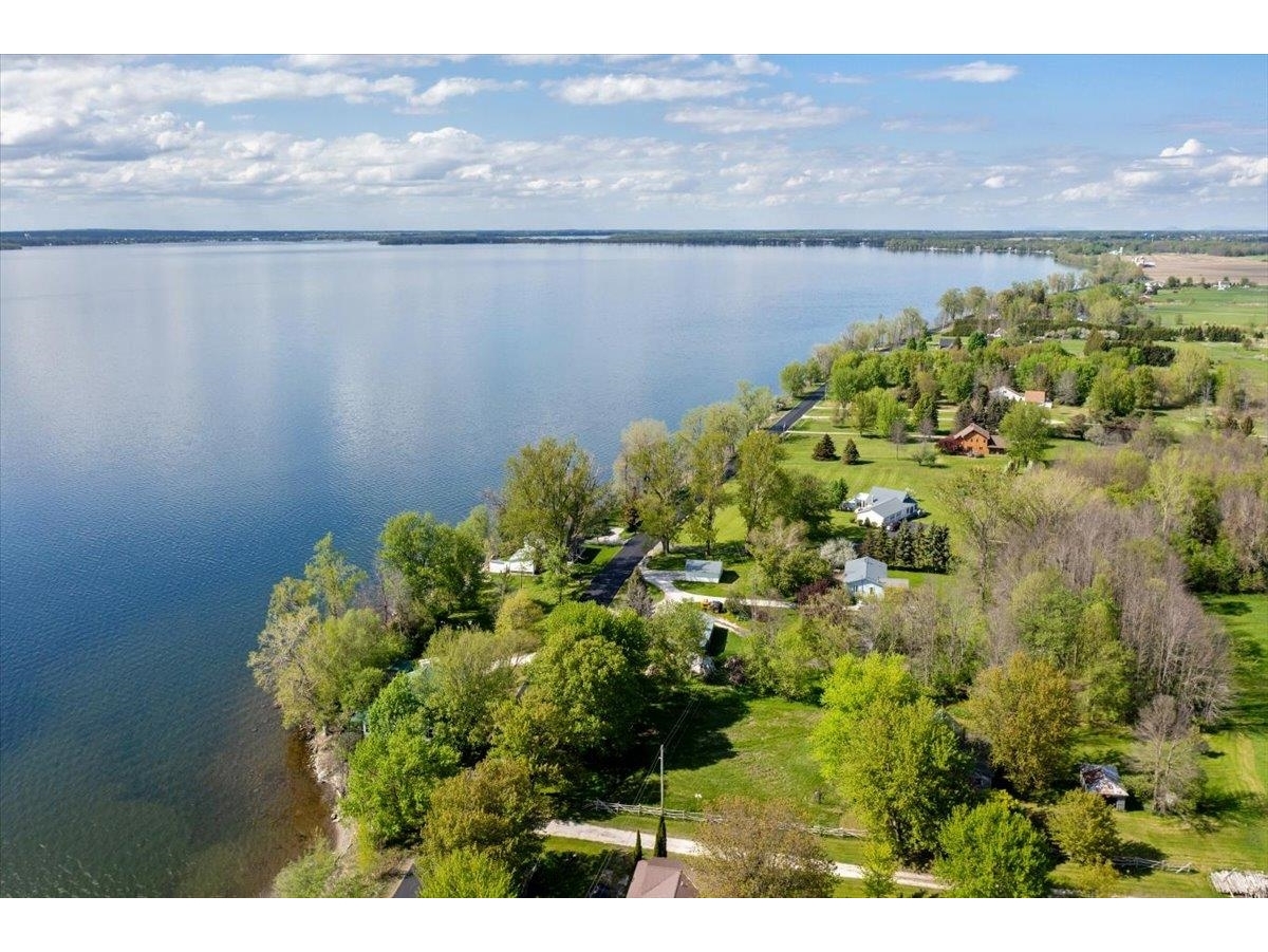 2099 West Shore Road Alburgh, Vermont - Sold in 2025
