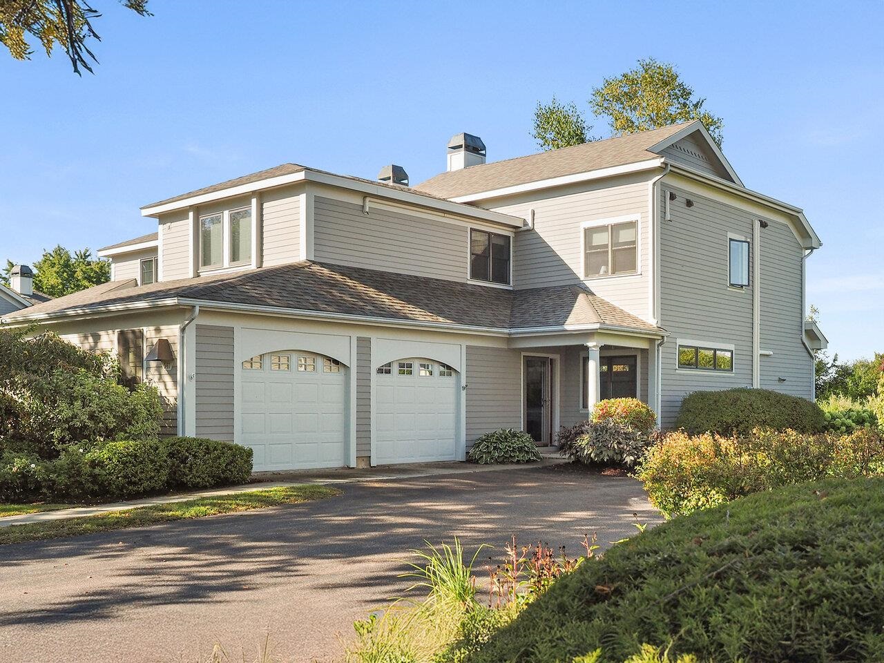 Meg Handler, REALTOR®