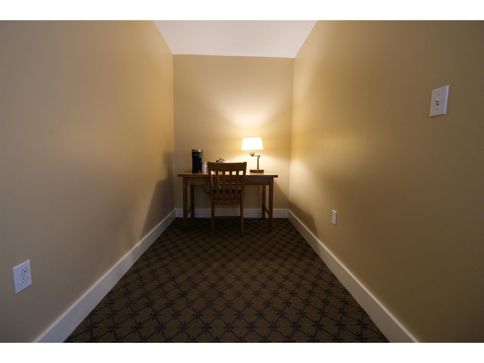 714/716 QIII Jackson Gore Adams House Road, Unit 714/716 QIII Ludlow ...